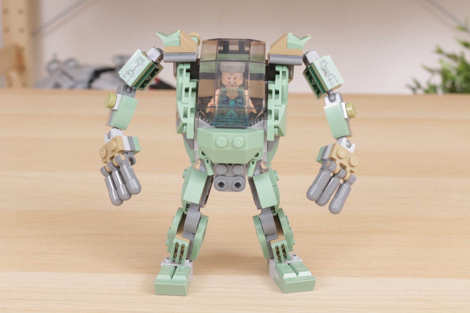 The LEGO Avatar 75571 AMP Suit needs longer arms – build