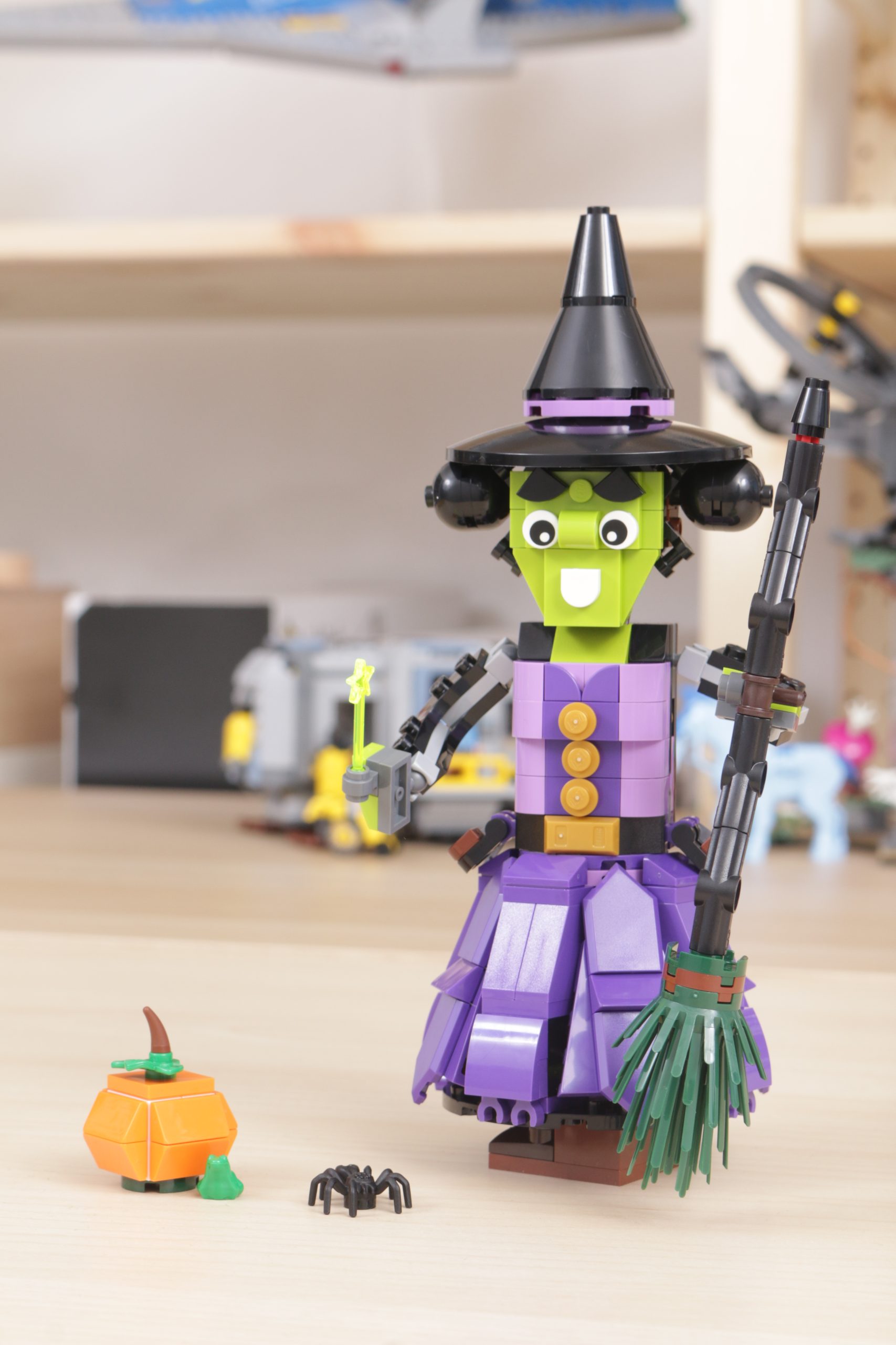 LEGO Creator 3-in-1 40562 Mystic Witch free gift review