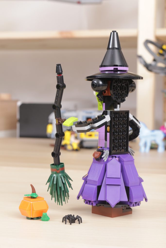 LEGO 40562 Mystic Witch GWP out now, with double VIP points