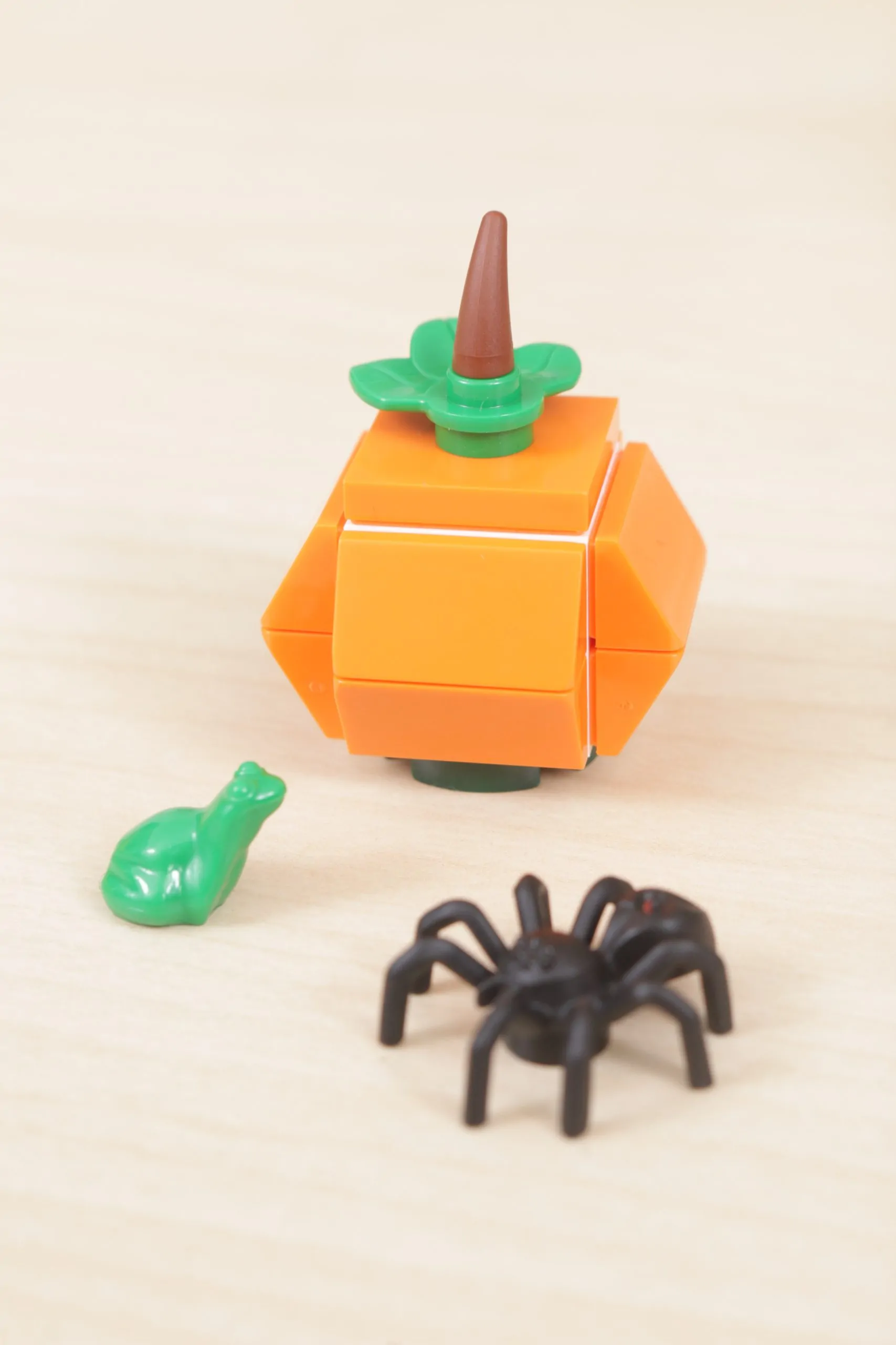 LEGO 40562 Mystic Witch GWP out now, with double VIP points