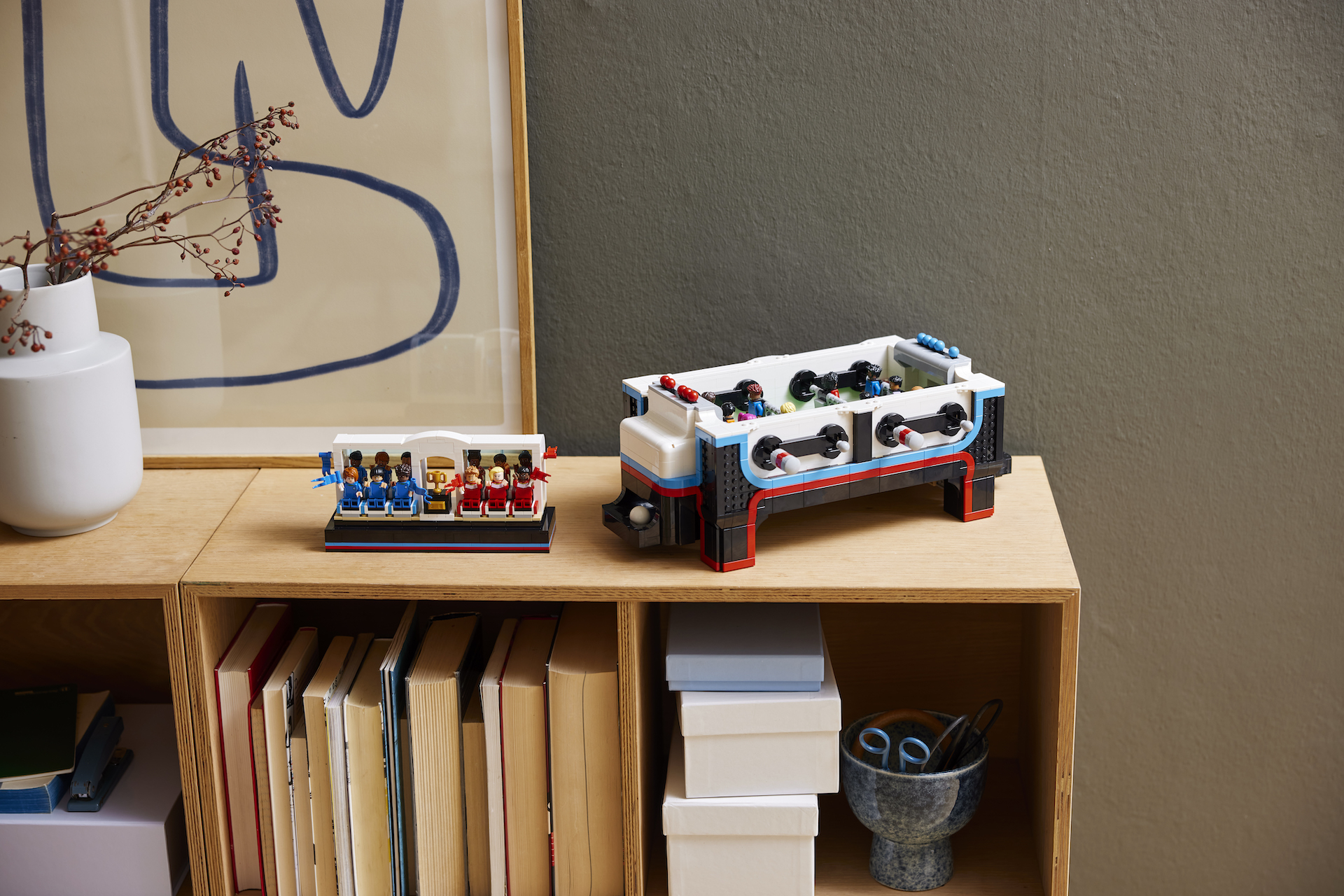 Six LEGO sets with the most minifigures of all time – November 2023