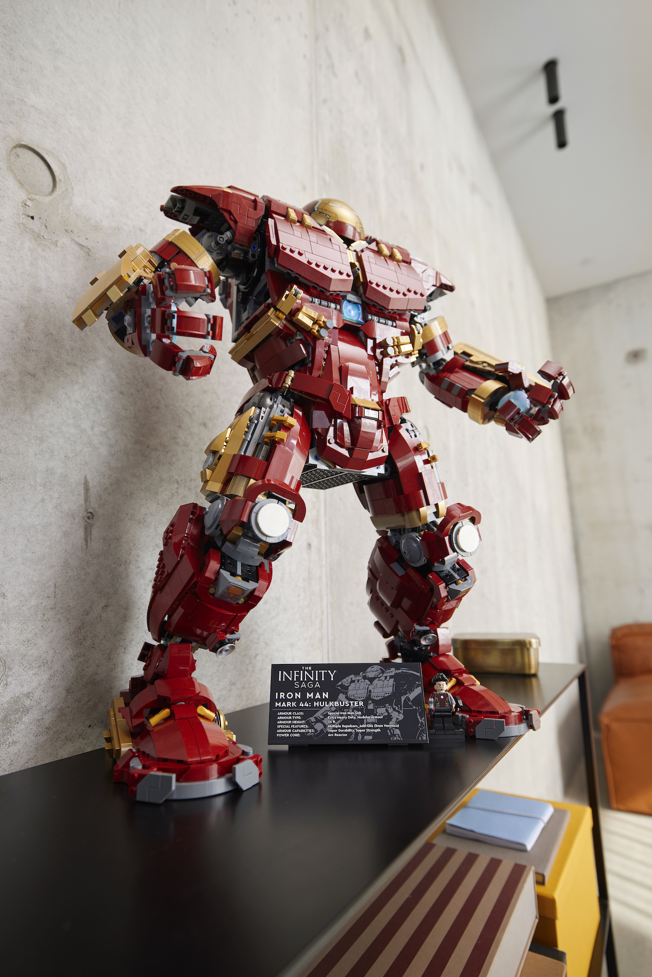 76210 Hulkbuster almost smashes record for the LEGO Group