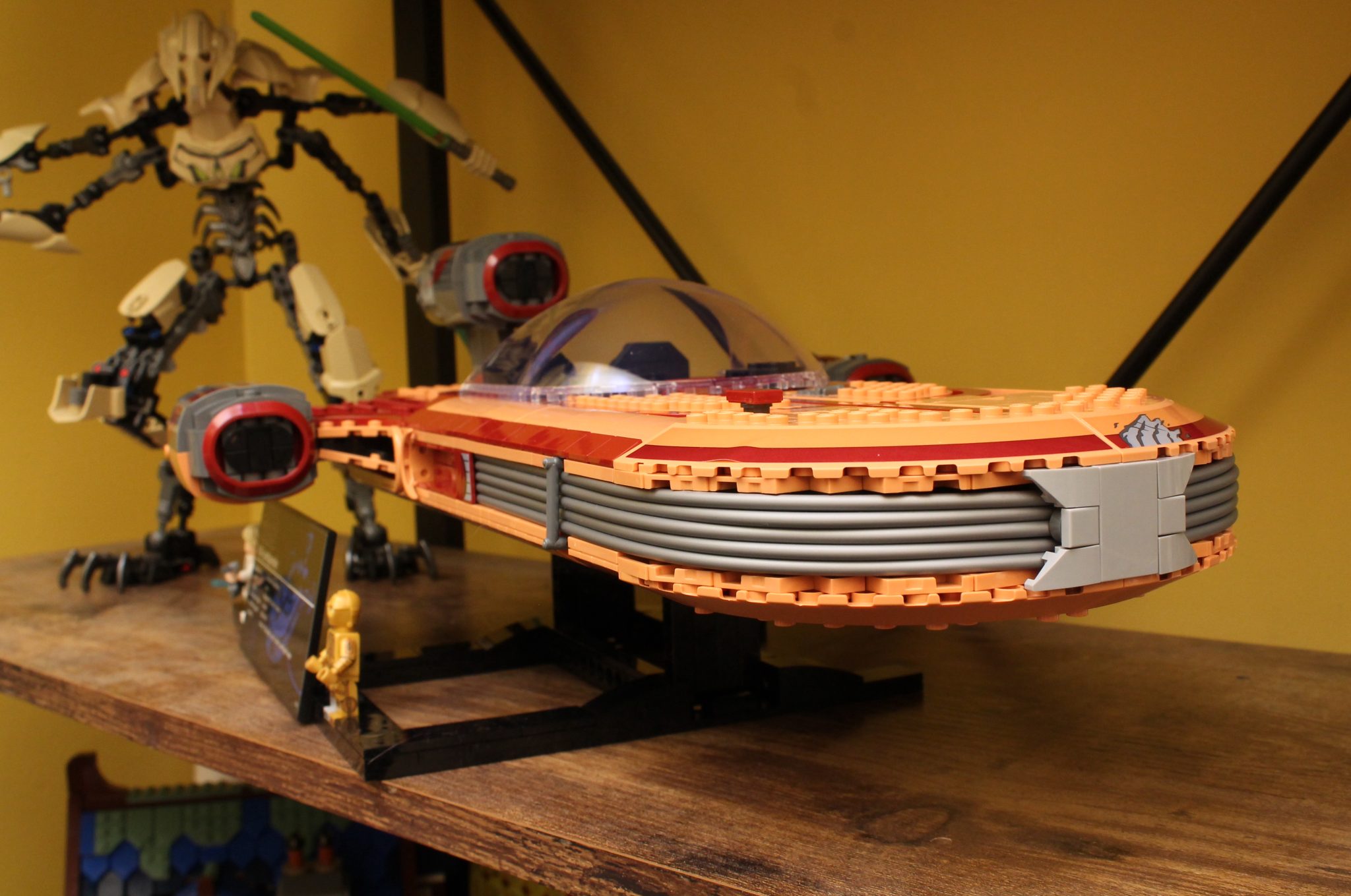 LEGO UCS Luke Skywalker’s Landspeeder is hugely underrated
