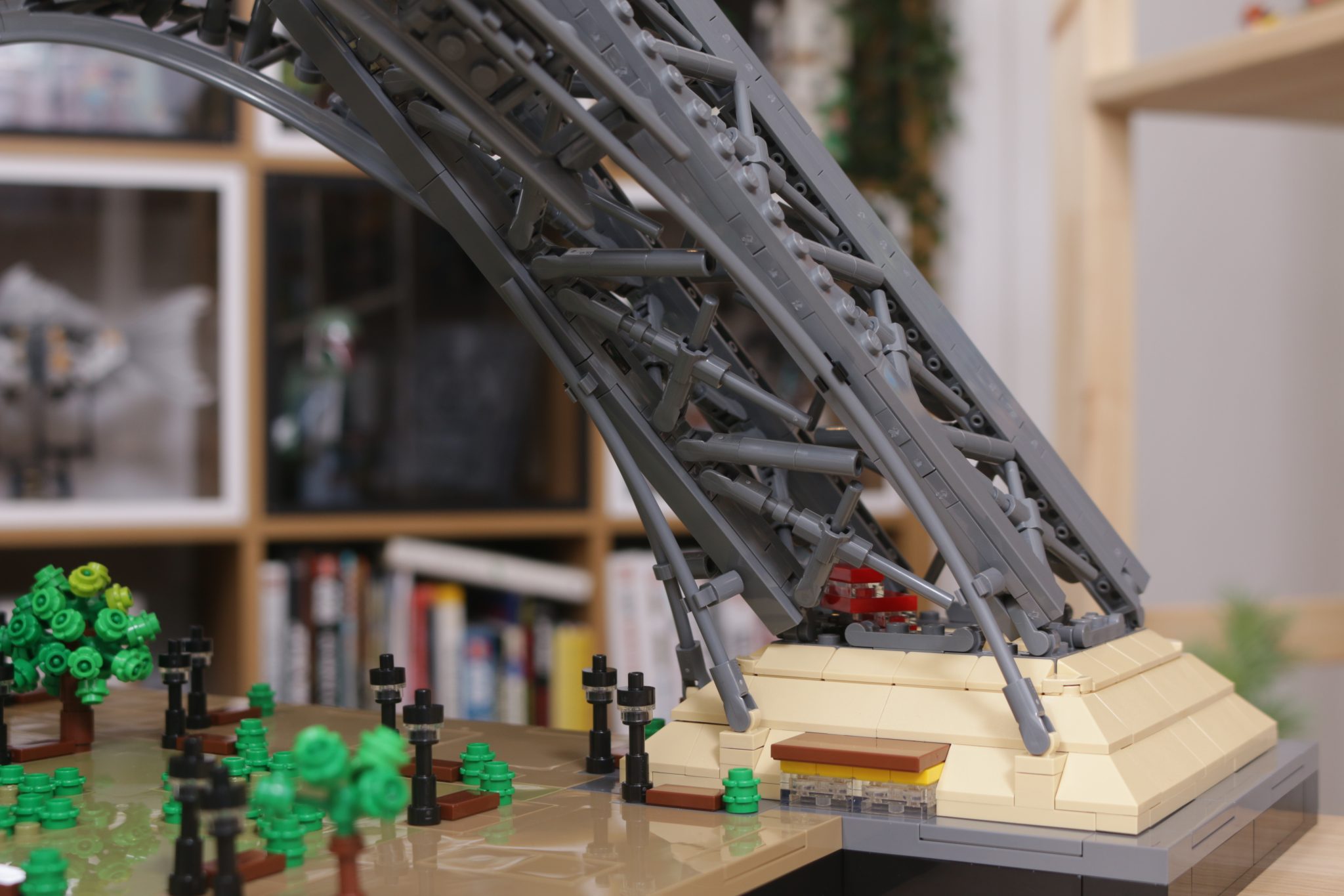 LEGO Icons 10307 Eiffel Tower full review and gallery