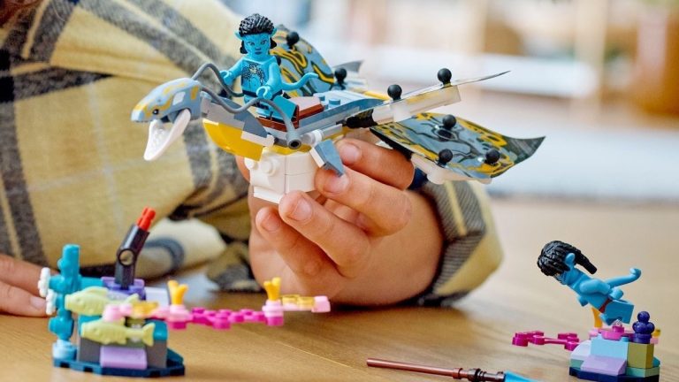 LEGO designer offers reason to buy several LEGO Avatar sets