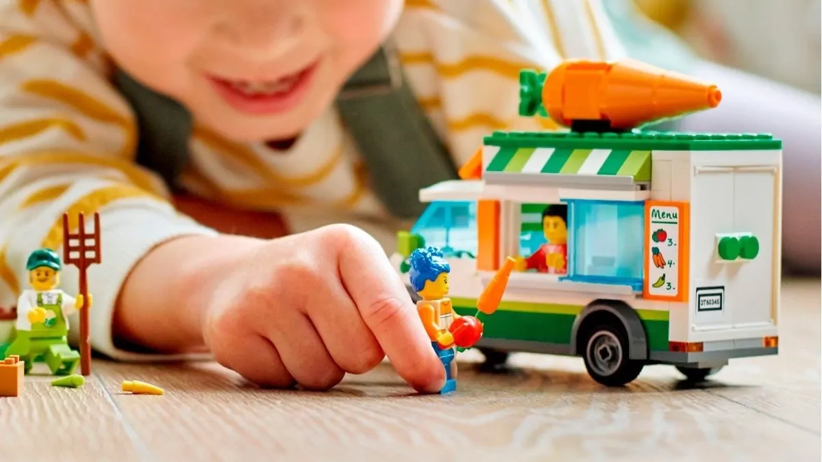 Six retro references in LEGO Minifigures 71037 Series 24