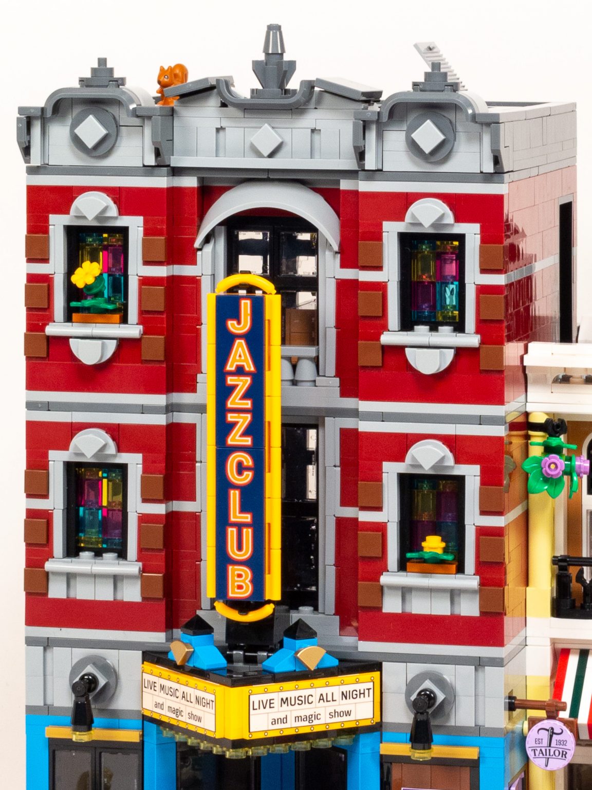 Did LEGO 10312 Jazz Club bite off more than it can chew?