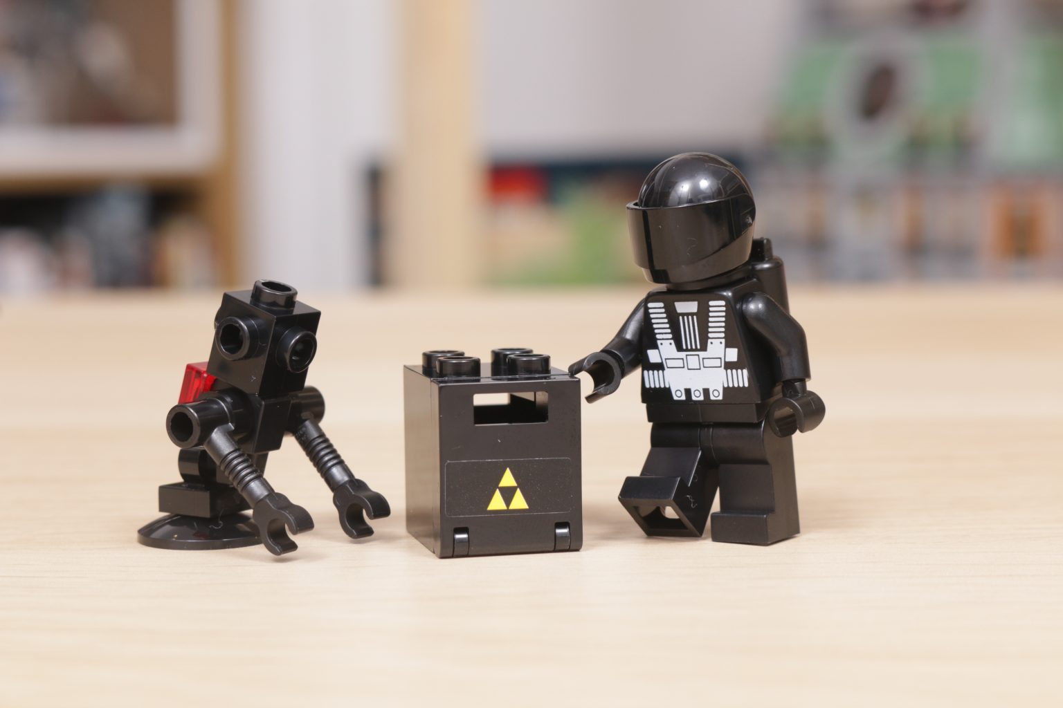 LEGO Space 40580 Blacktron Cruiser gift-with-purchase review