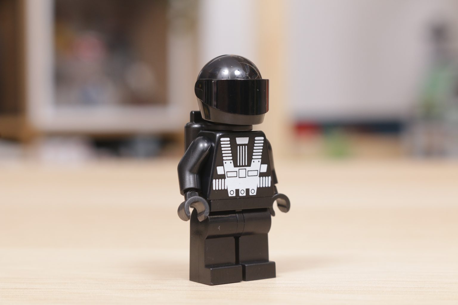 Complete LEGO Space, Castle and Pirates minifigures available through ...