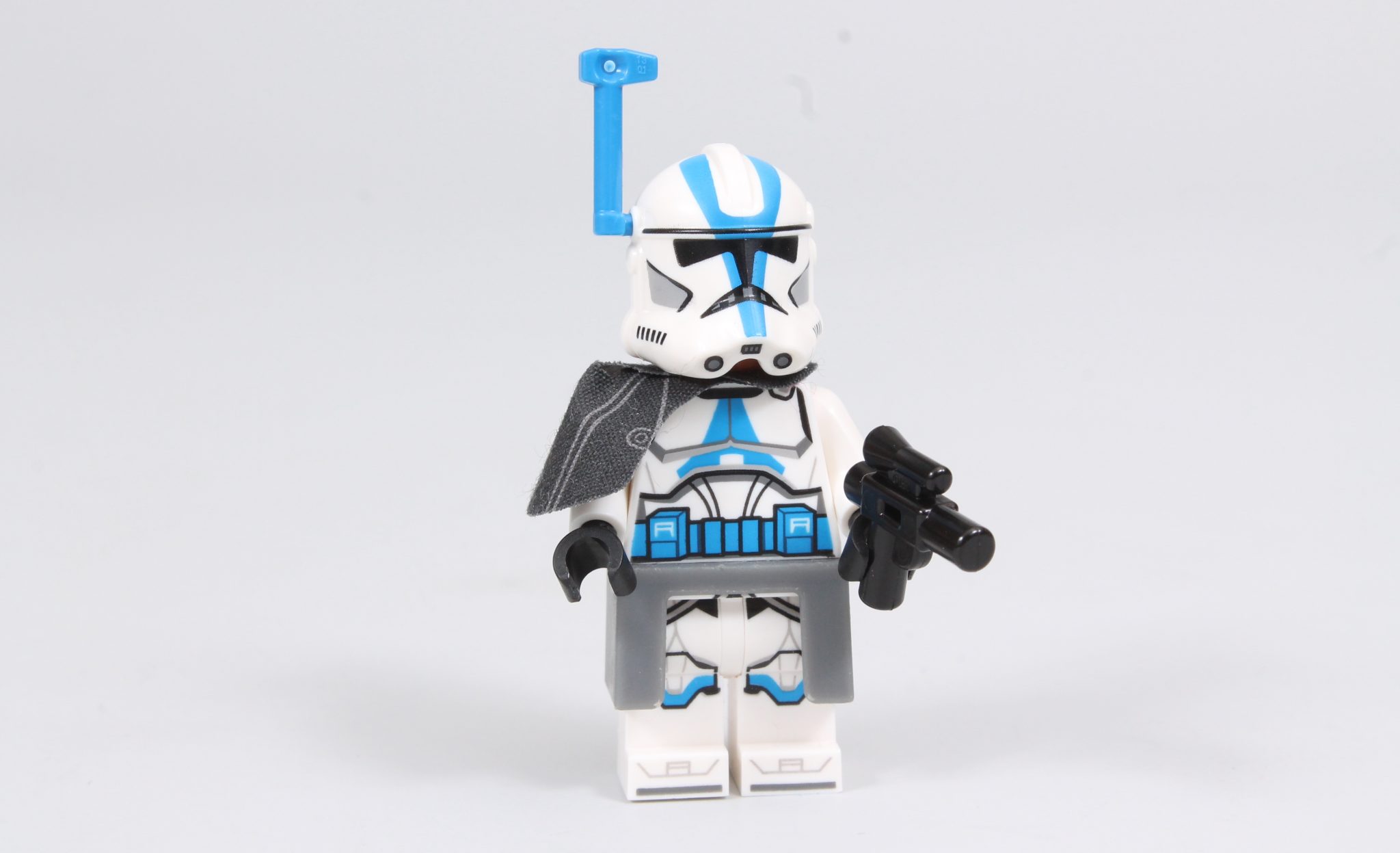Improving the new LEGO Star Wars 501st Officer minifigure