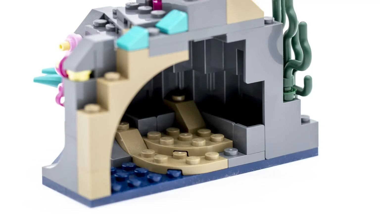 LEGO Avatar: The Way of Water 75577 Mako Submarine review