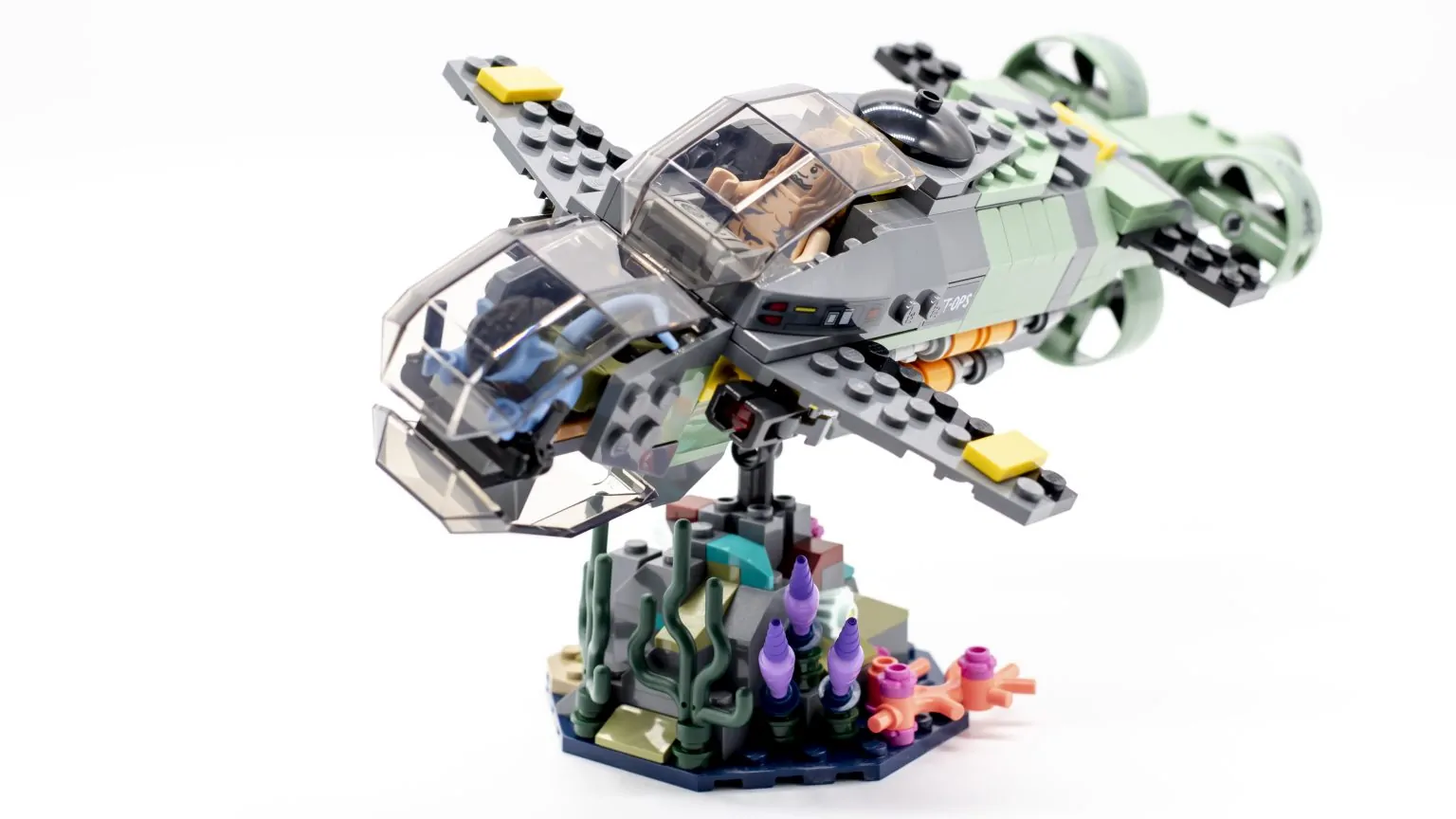 LEGO Avatar: The Way of Water 75577 Mako Submarine review