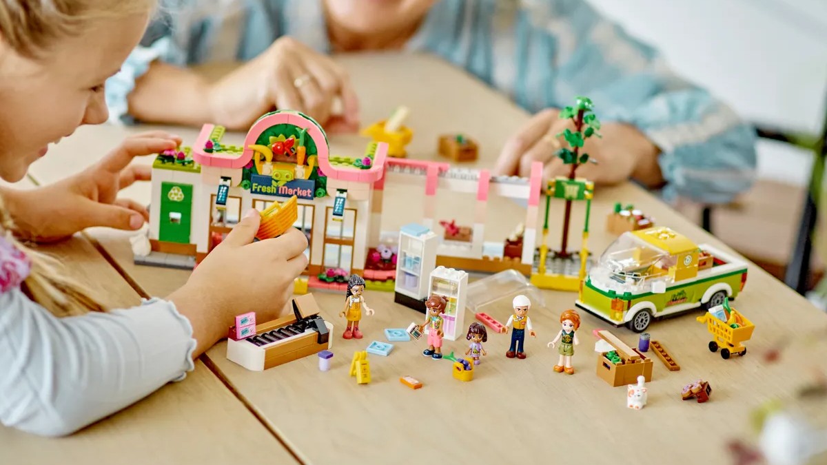 LEGO 40606 Spring Fun VIP Add-On Pack seen online