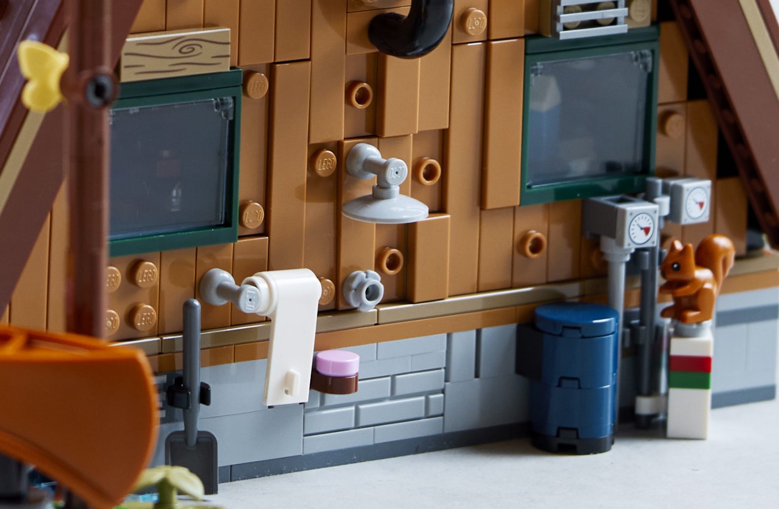 LEGO 21338 A-Frame Cabin designer joins toilet roll debate