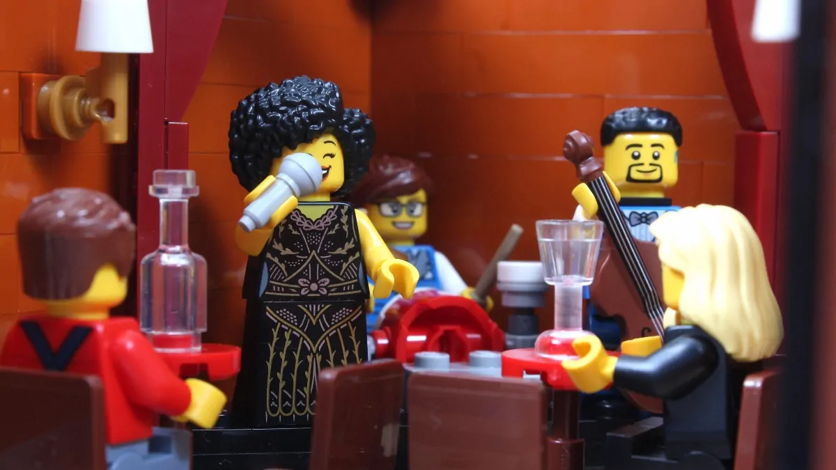 LEGO Icons 10312 Jazz Club modular building 2023 review