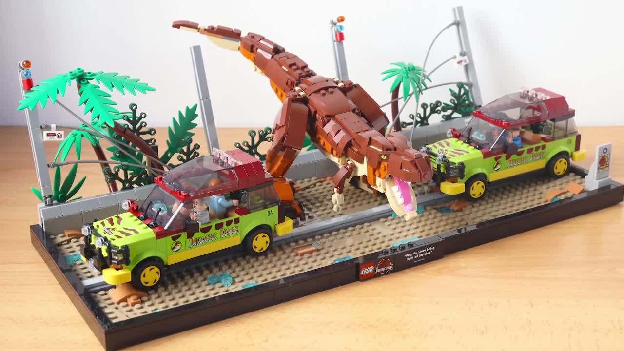 Double up on LEGO Jurassic Park dioramas and get three GWPs