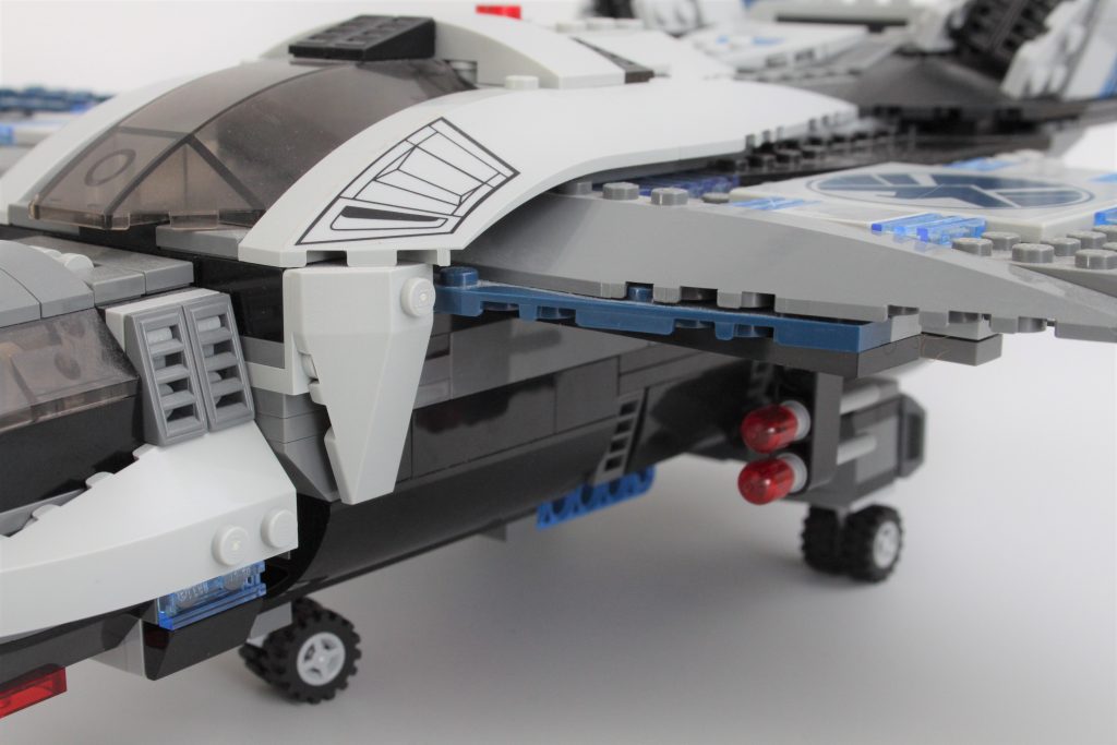 Comparando 10 años de LEGO Marvel Conjuntos Vengadores Quinjet