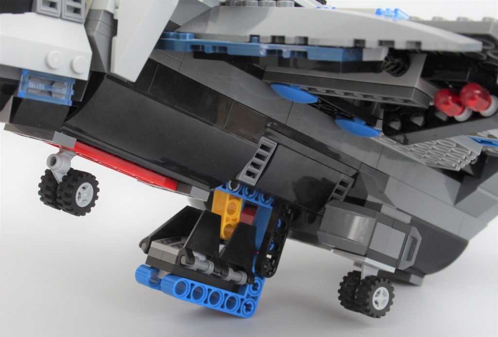 Comparando 10 años de LEGO Marvel Conjuntos Vengadores Quinjet