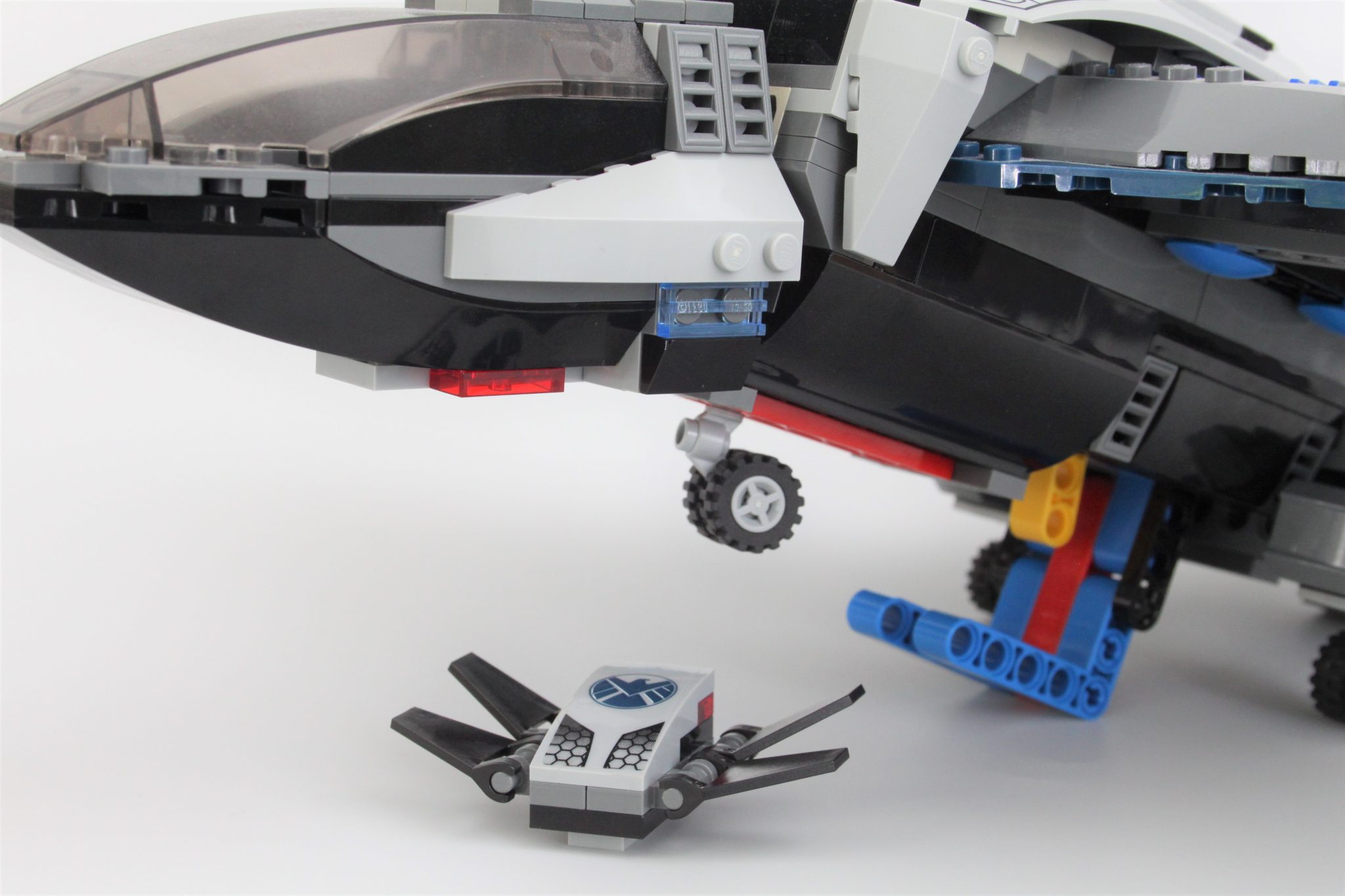 Comparing 10 years of LEGO Marvel Avengers Quinjet sets