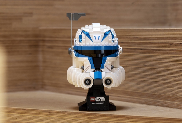 LEGO Star Wars helmets required serious attention-to-detail