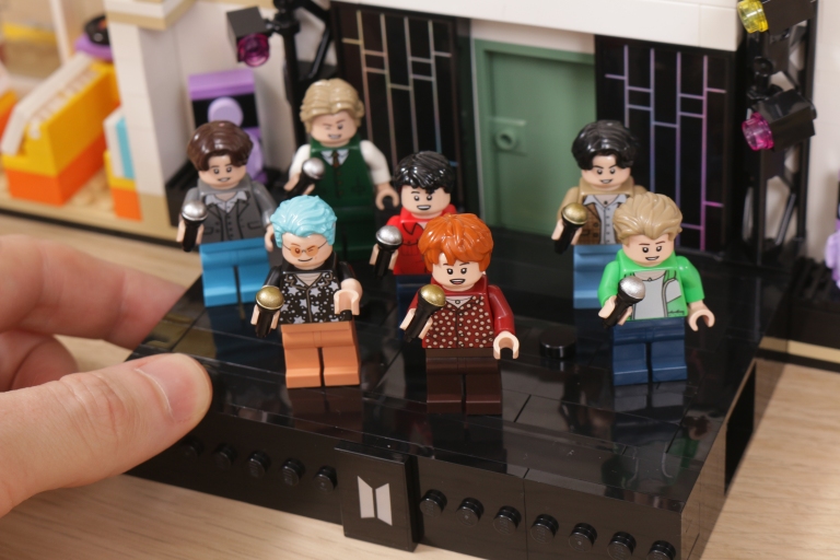 LEGO Ideas 21339 BTS Dynamite review and gallery