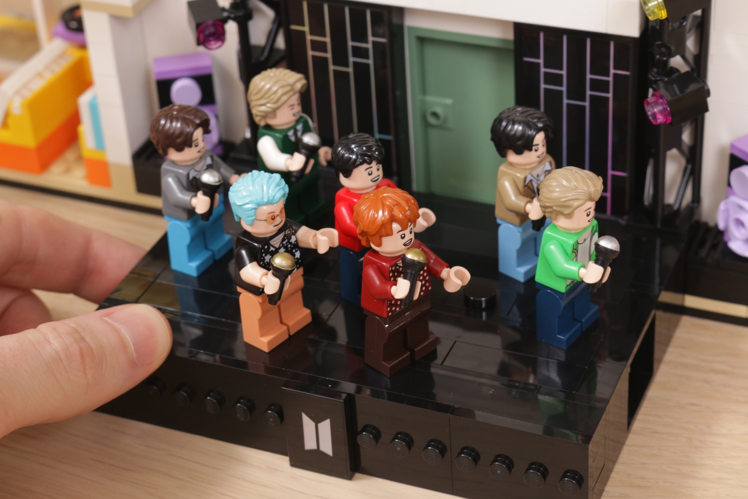 LEGO Ideas 21339 BTS Dynamite review and gallery