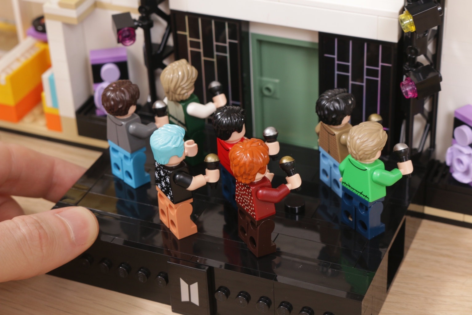 LEGO Ideas 21339 BTS Dynamite review and gallery