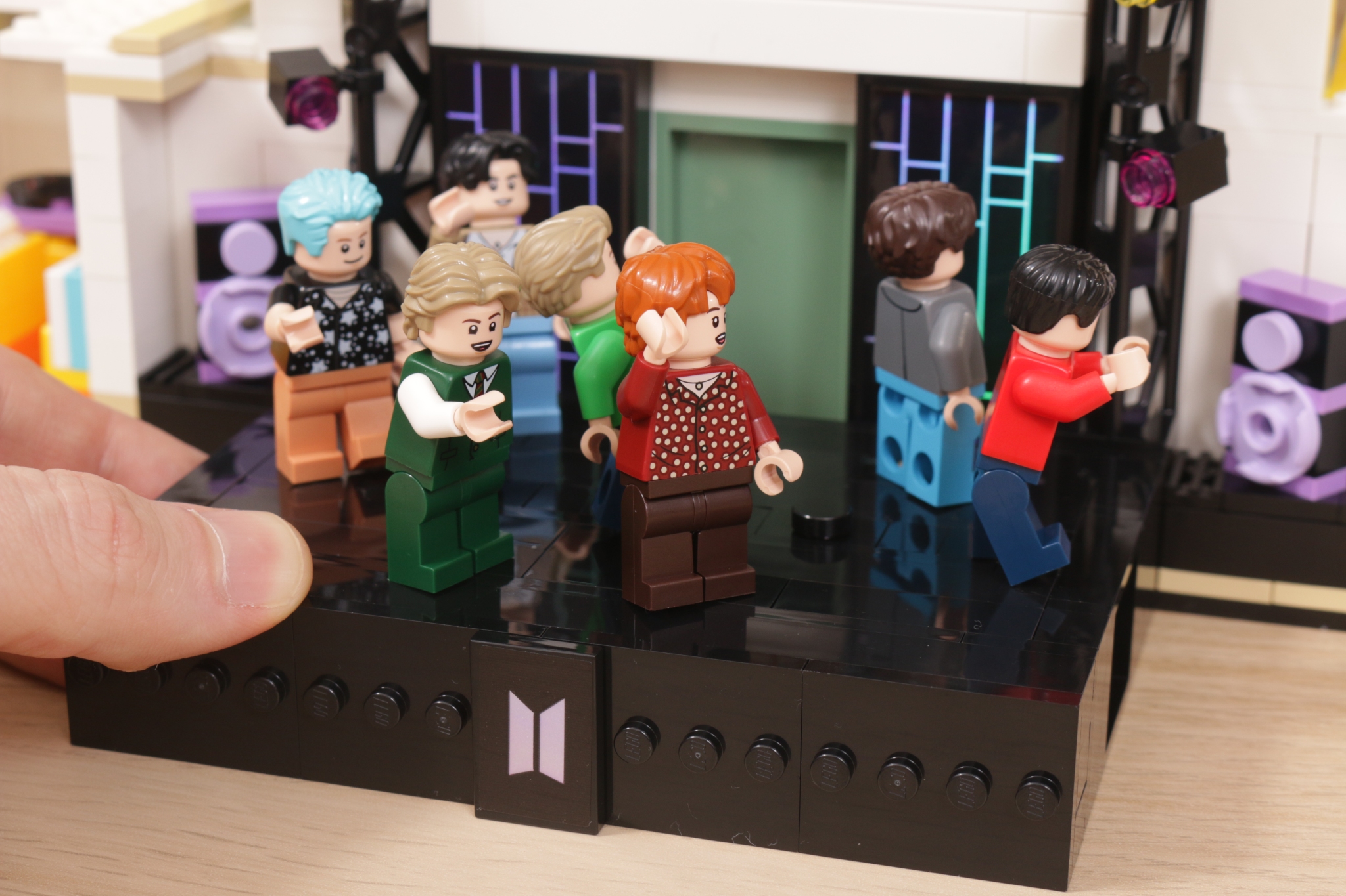 LEGO Ideas 21339 BTS Dynamite review and gallery