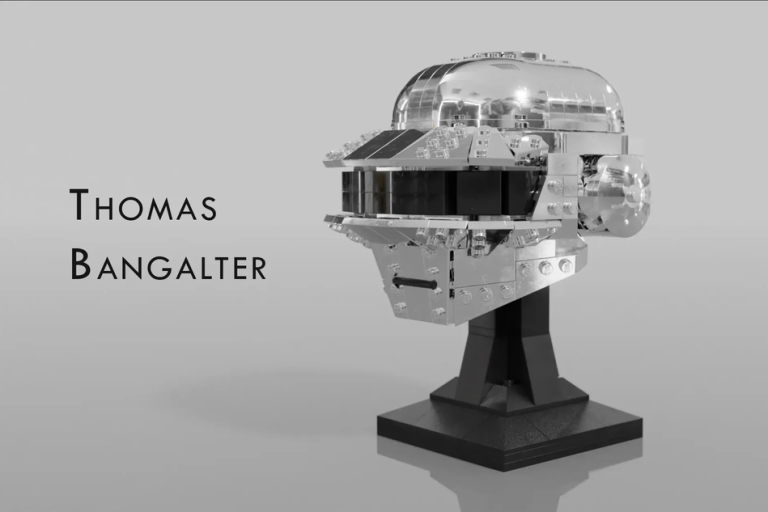 LEGO Ideas Daft Punk – The Robots has cracked the 10K charts