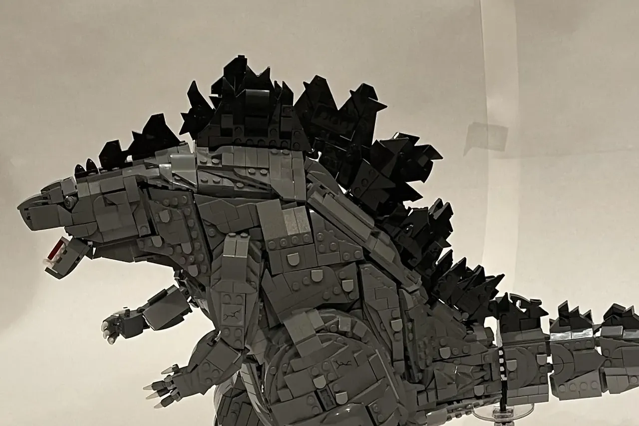 Huge LEGO Godzilla set stomps its way to 10K on LEGO Ideas