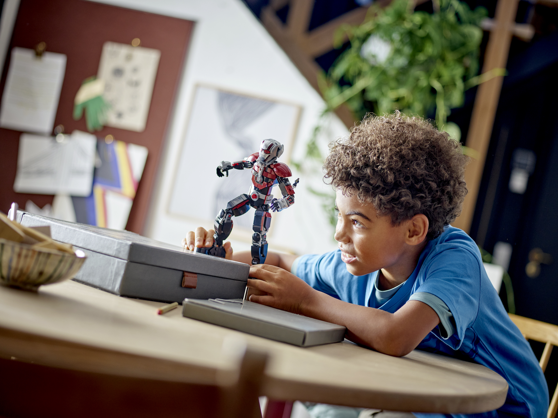 LEGO Marvel 76256 Ant-Man Construction Figure revealed