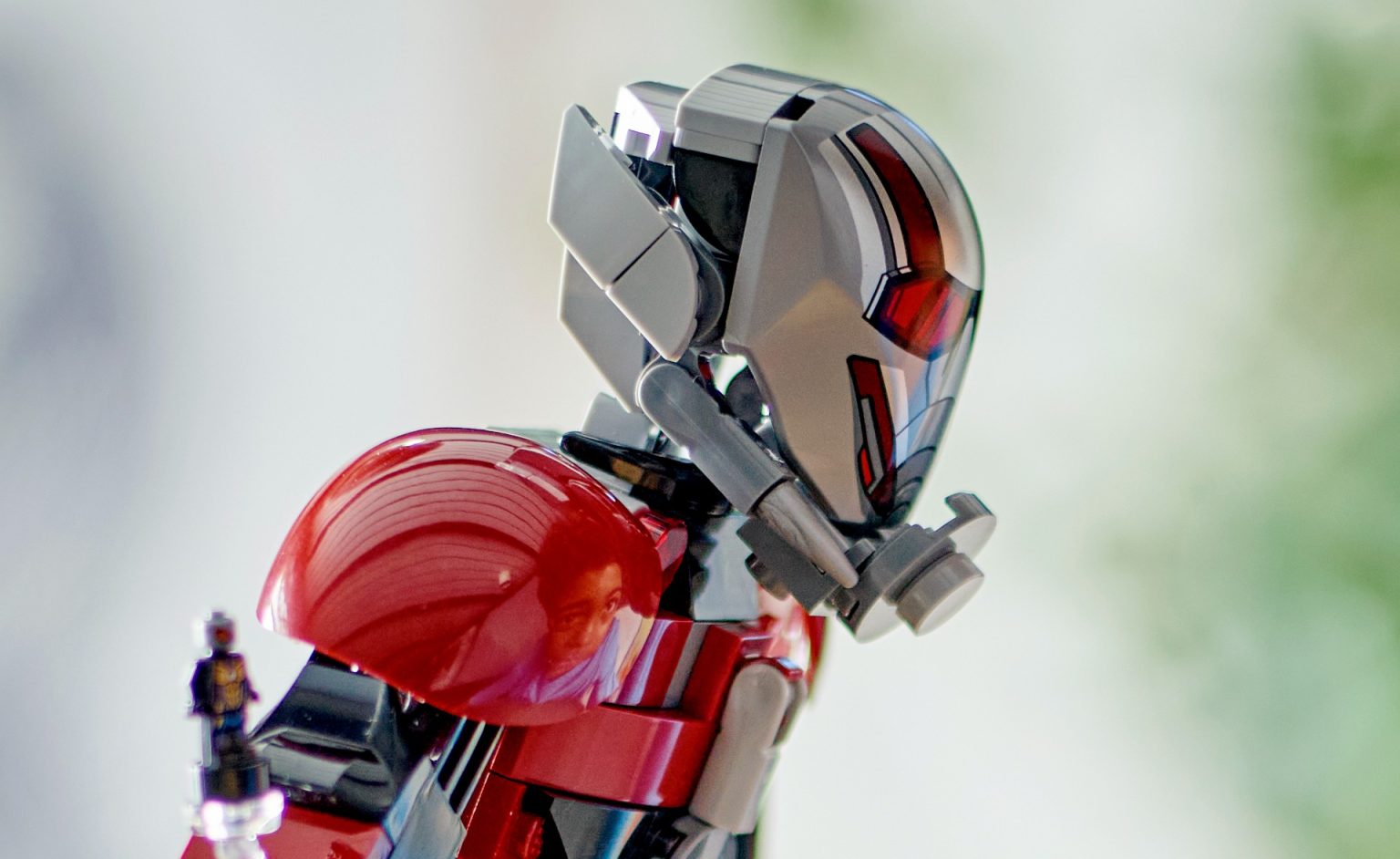 LEGO Marvel 76256 Ant-Man Construction Figure visual tour