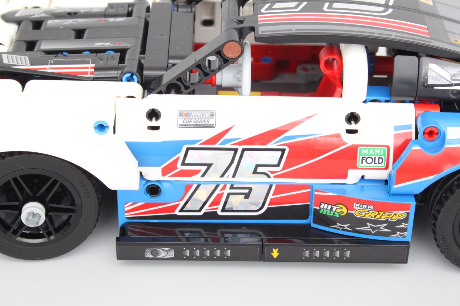 LEGO 42153 NASCAR Next Gen Chevrolet Camaro ZL1 review