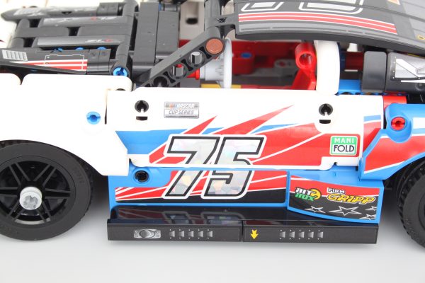 LEGO 42153 NASCAR Next Gen Chevrolet Camaro ZL1 review