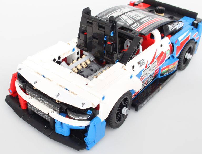 LEGO 42153 NASCAR Next Gen Chevrolet Camaro ZL1 review