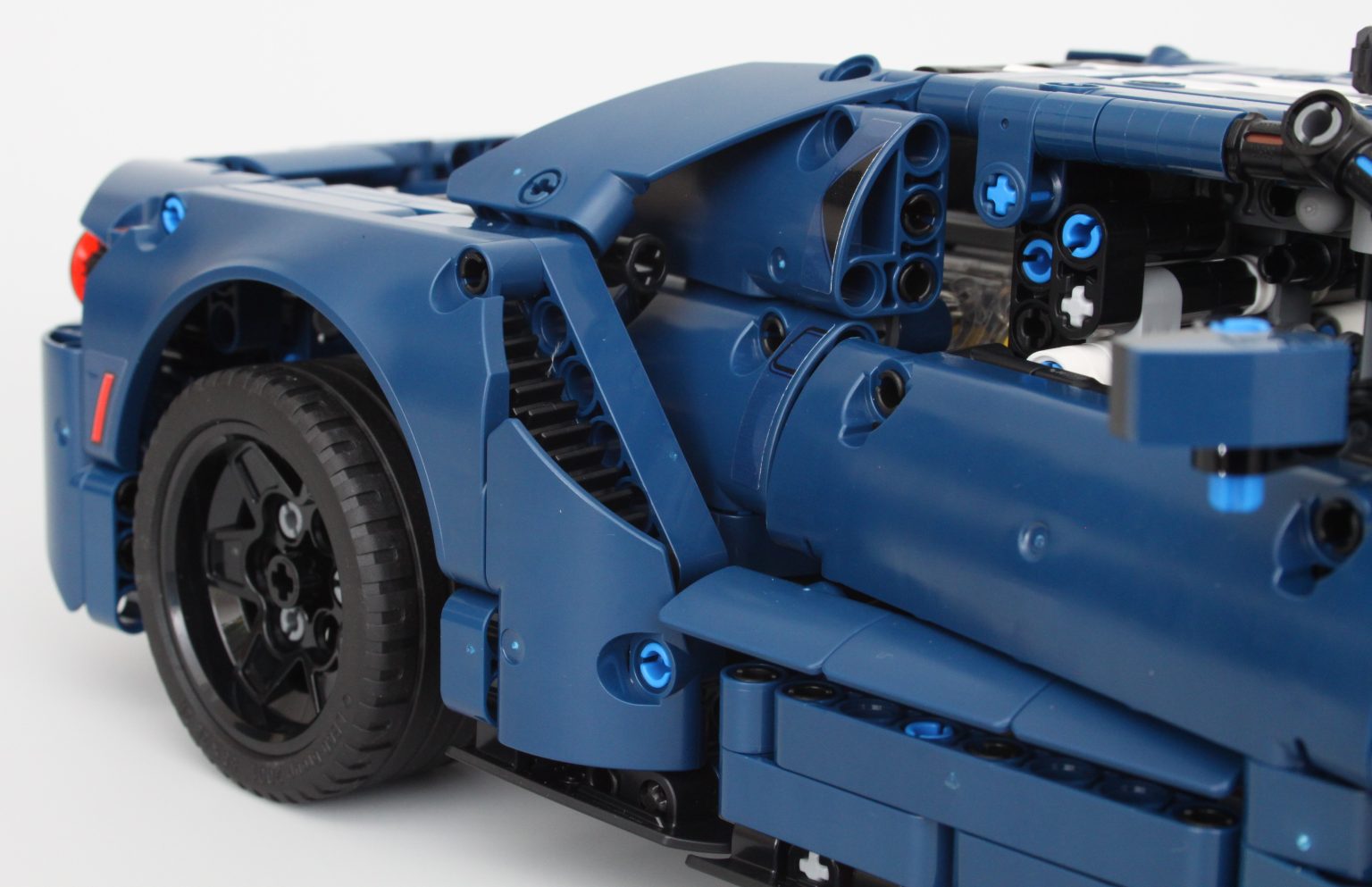 LEGO Technic 42154 2022 Ford GT review - Brick Fanatics