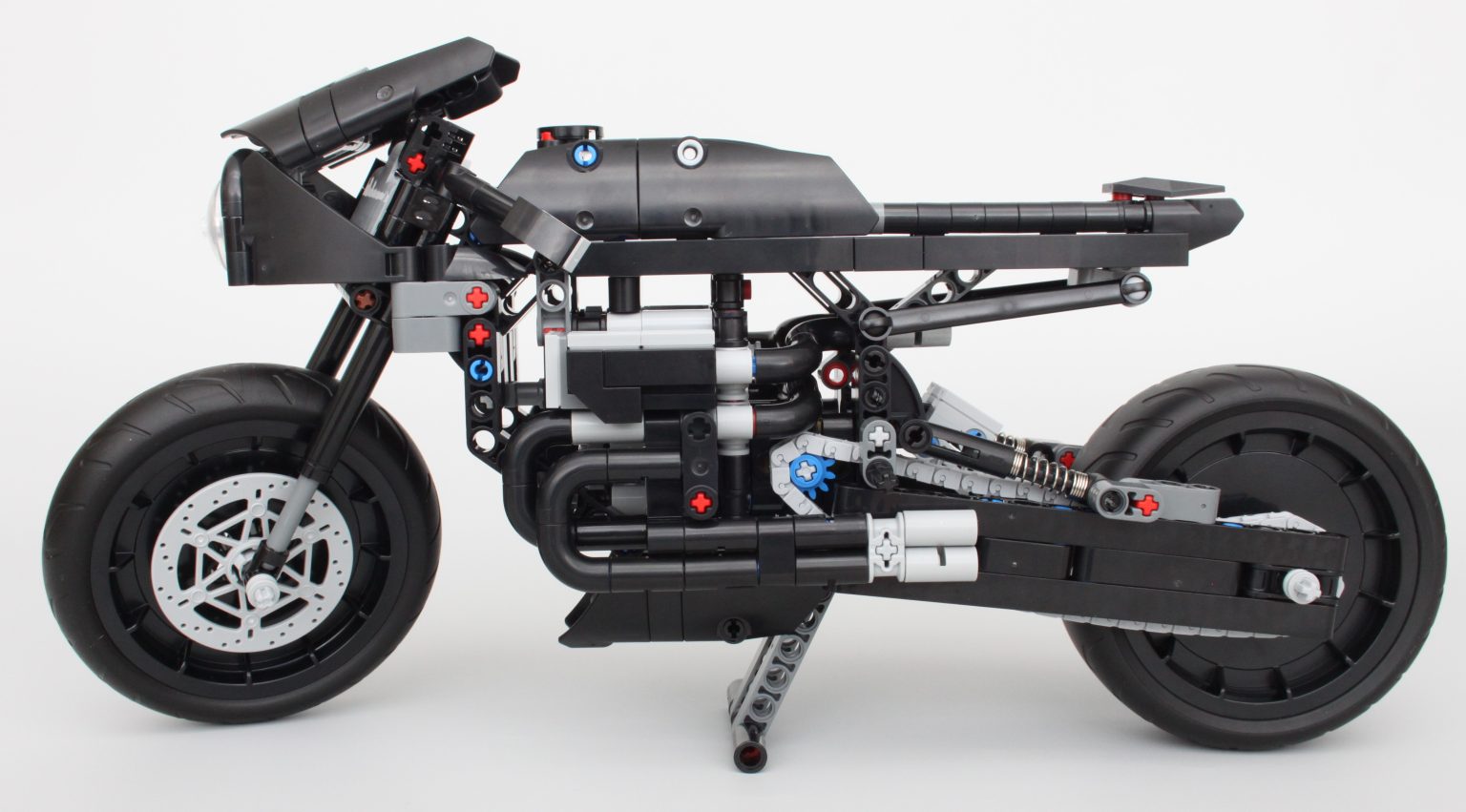 LEGO Technic 42155 Batman – The Batcycle review and gallery