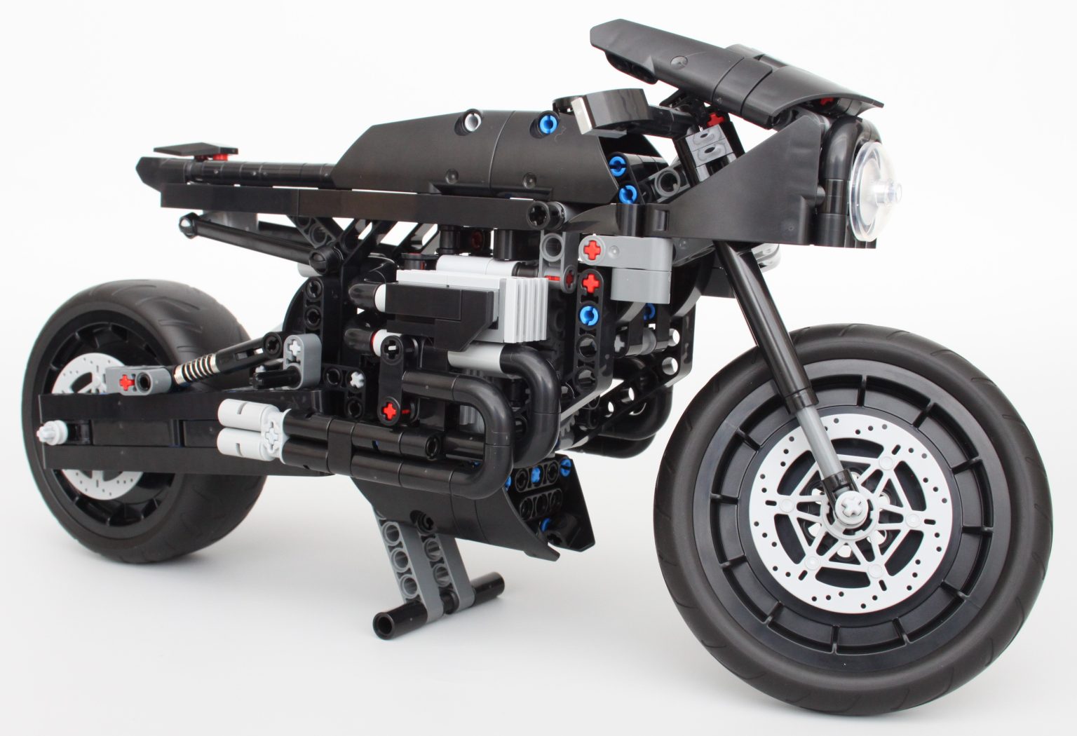 LEGO Technic 42155 Batman – The Batcycle review and gallery
