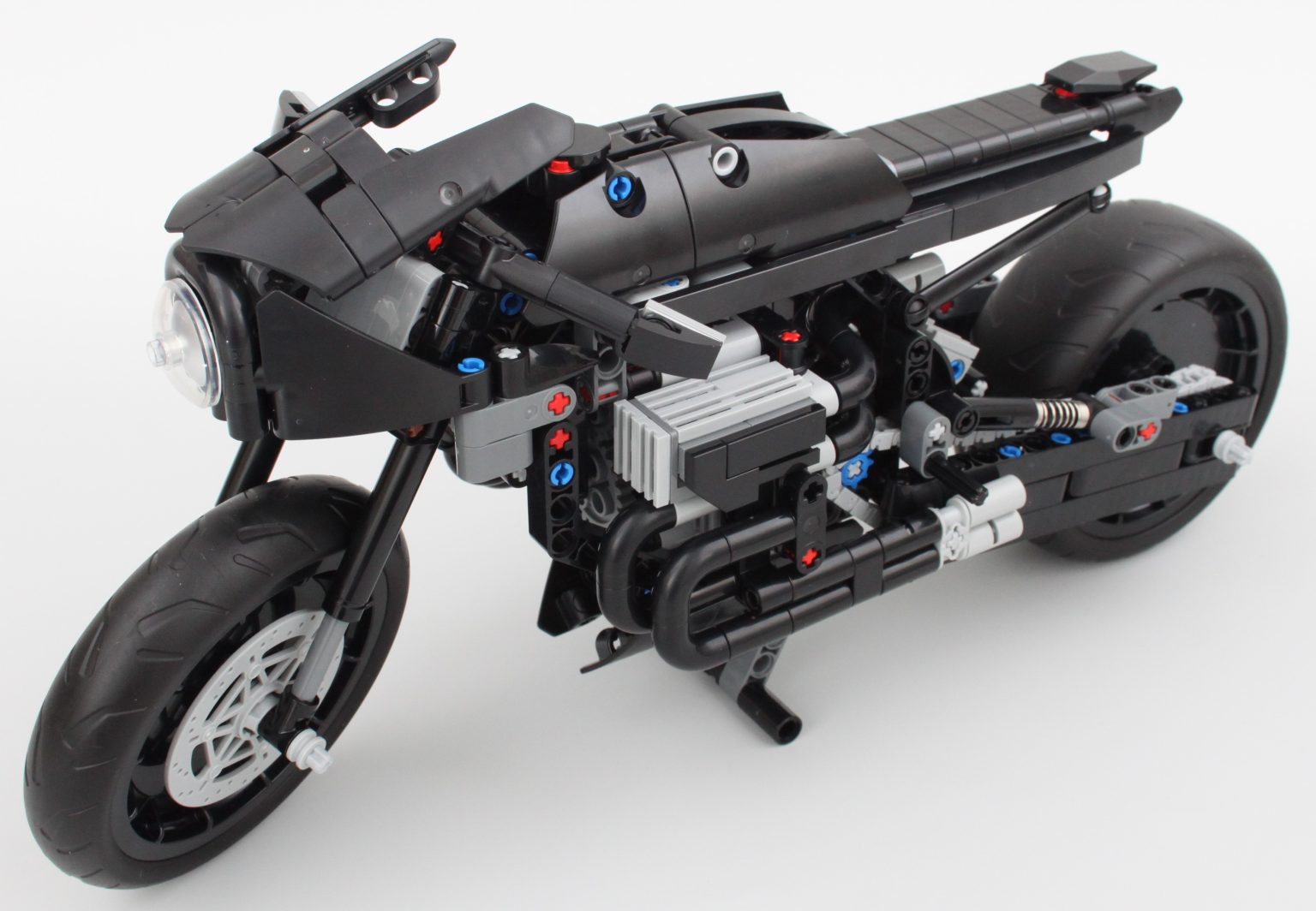 LEGO Technic 42155 Batman – The Batcycle review and gallery