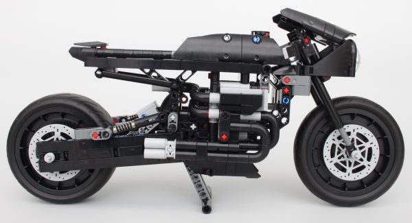 LEGO Technic 42155 Batman – The Batcycle review and gallery