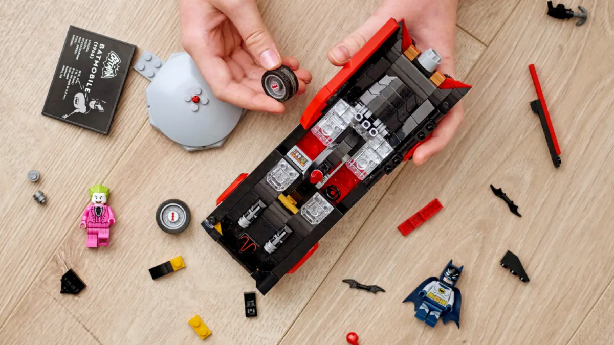 LEGO DC Super Hero magazine to include rare Joker minifigure