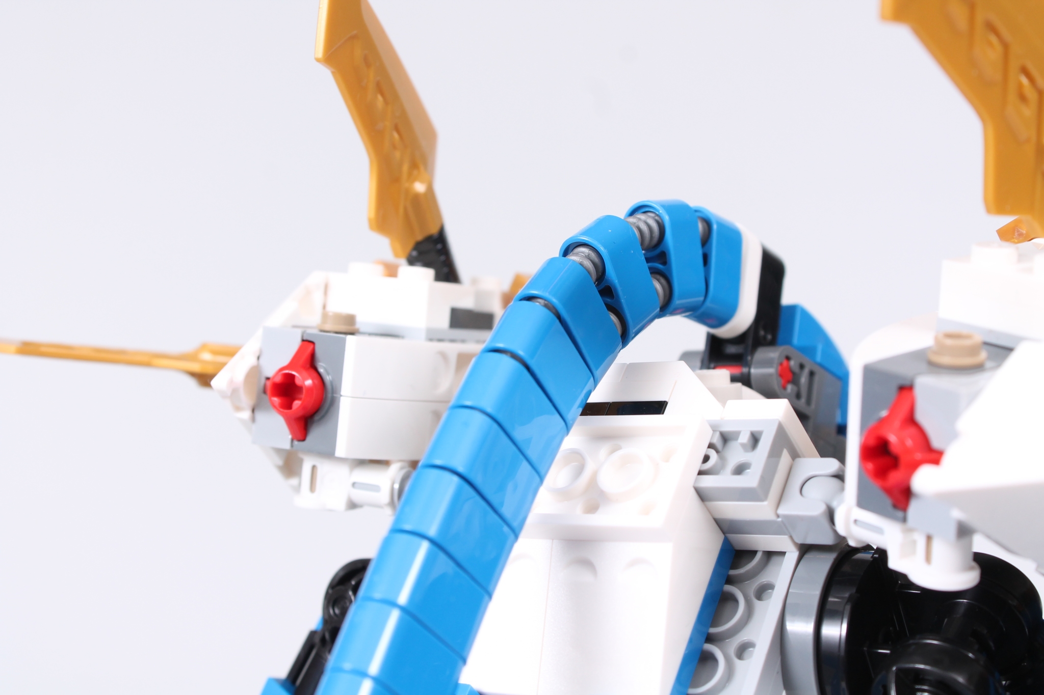 LEGO NINJAGO 71785 Jay’s Titan Mech review – a bold beauty