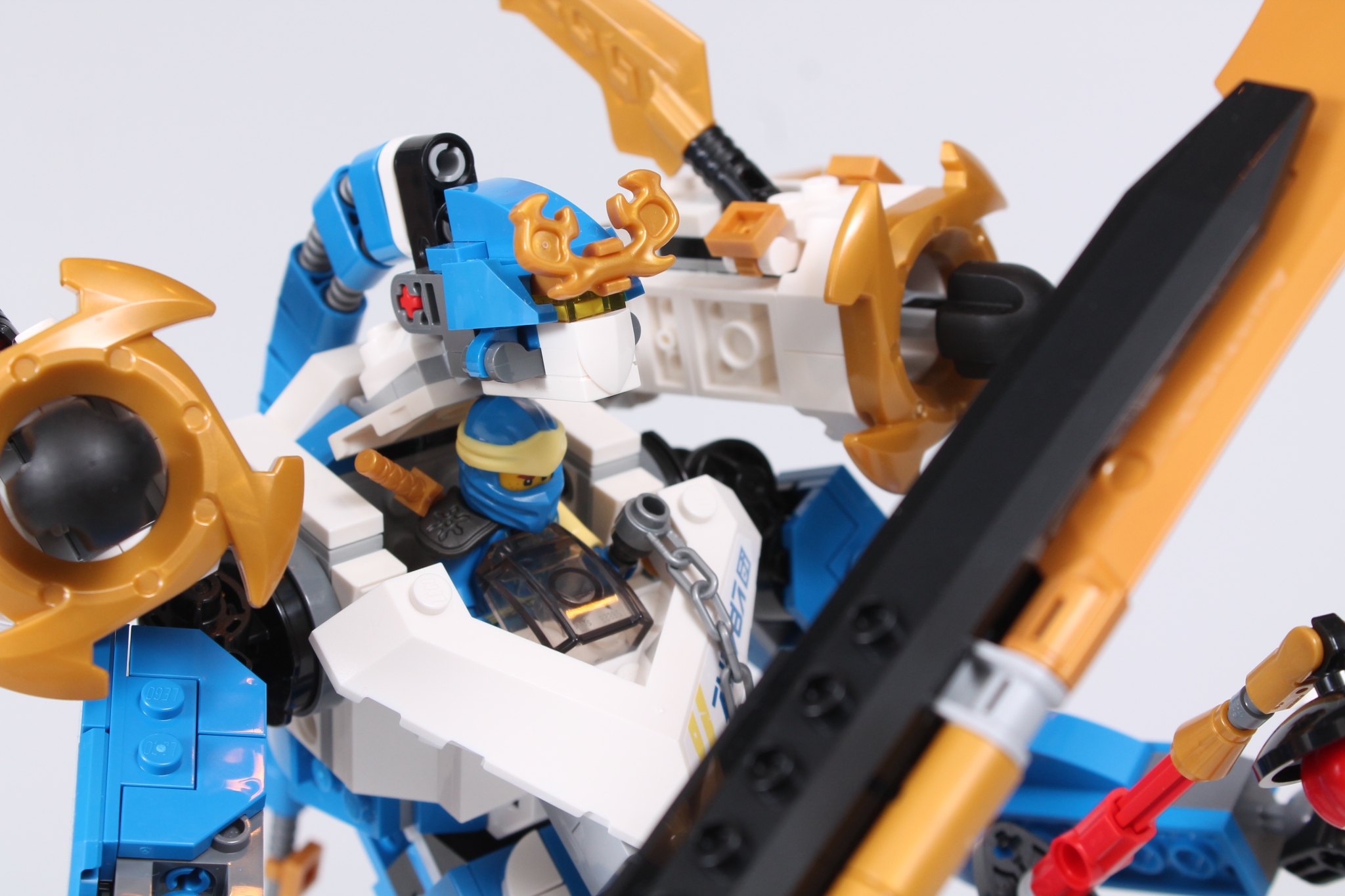 LEGO NINJAGO 71785 Jay’s Titan Mech review – a bold beauty