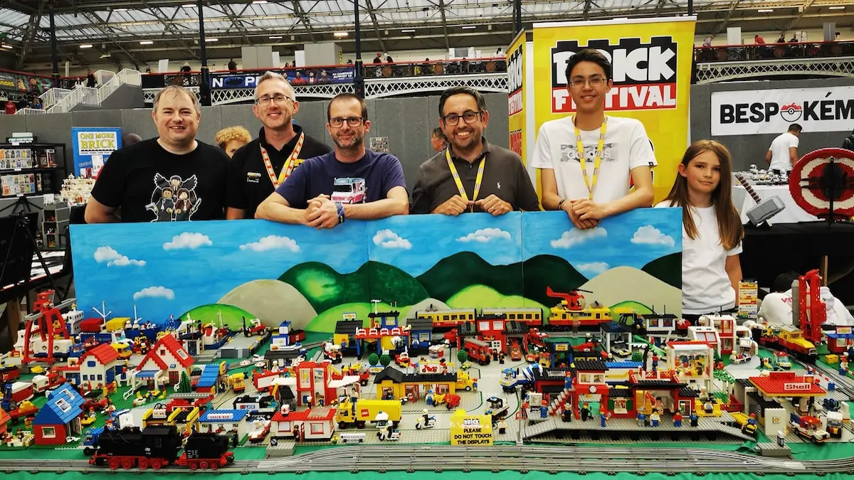 What it's really like at LEGO events, according to builders