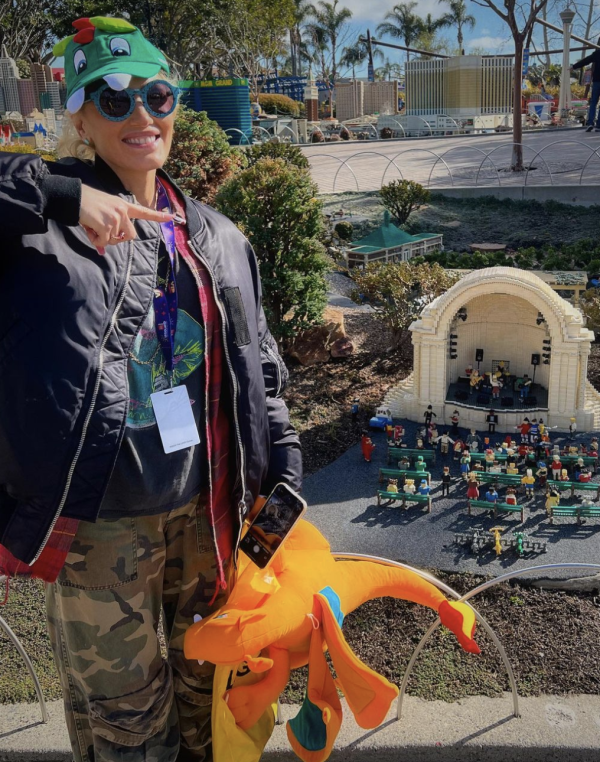 Gwen Stefani spots her LEGO band at LEGOLAND California