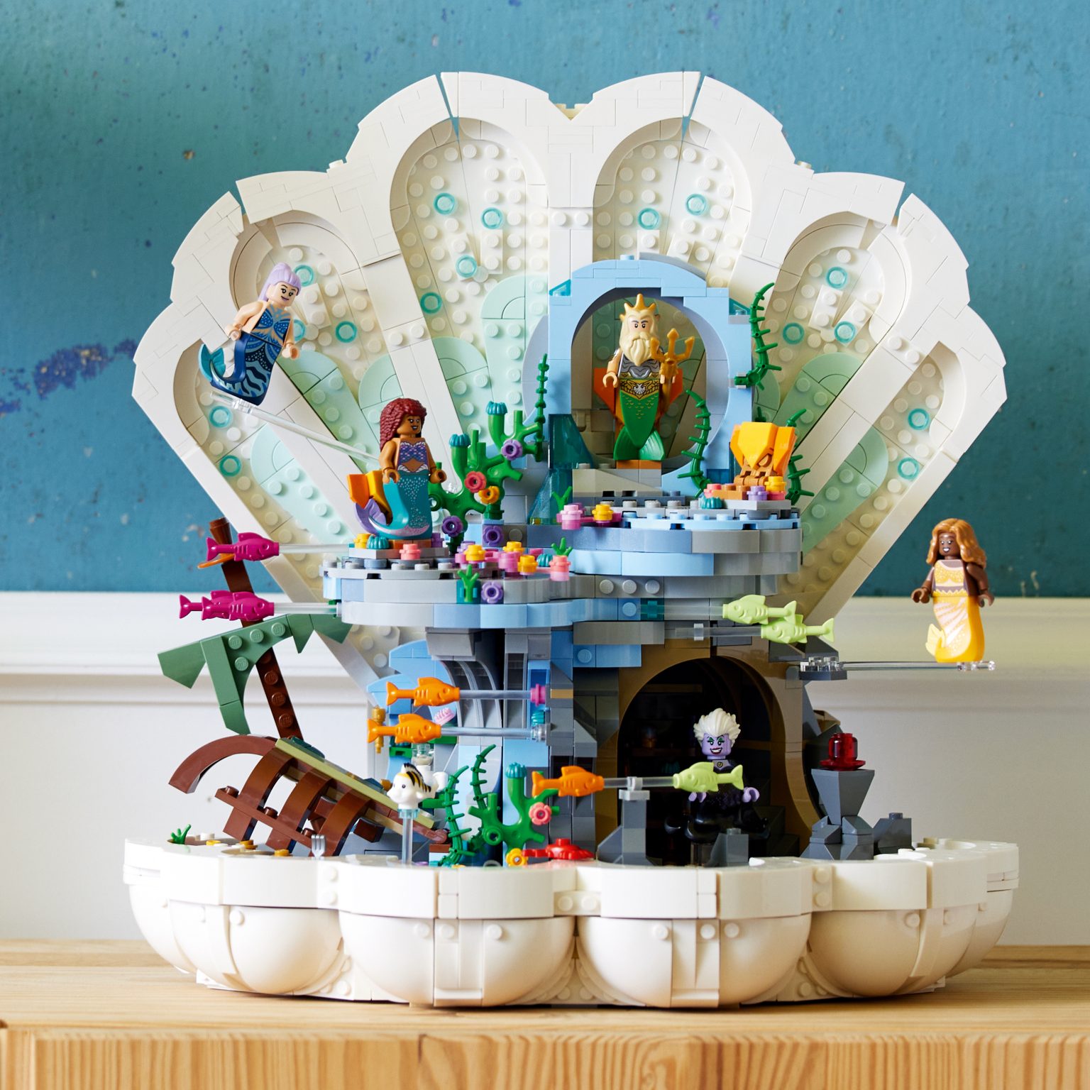 LEGO Disney 43225 Little Mermaid Royal Clamshell visual guide and gallery