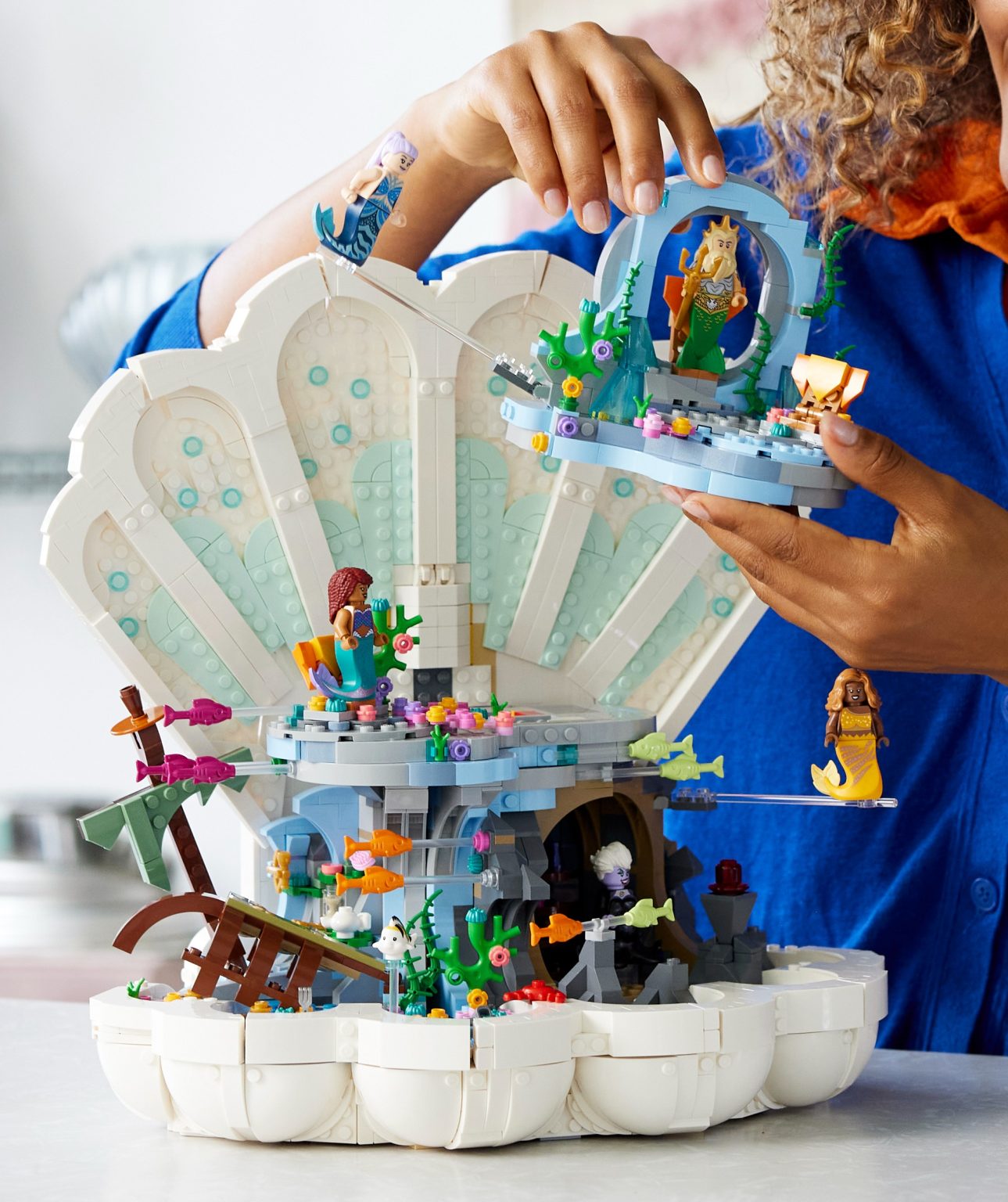 Six things in LEGO 43225 The Little Mermaid Royal Clamshell