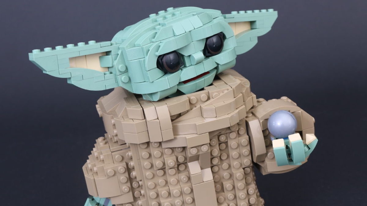 LEGO Star Wars 75318 The Child makes a weird noise during building