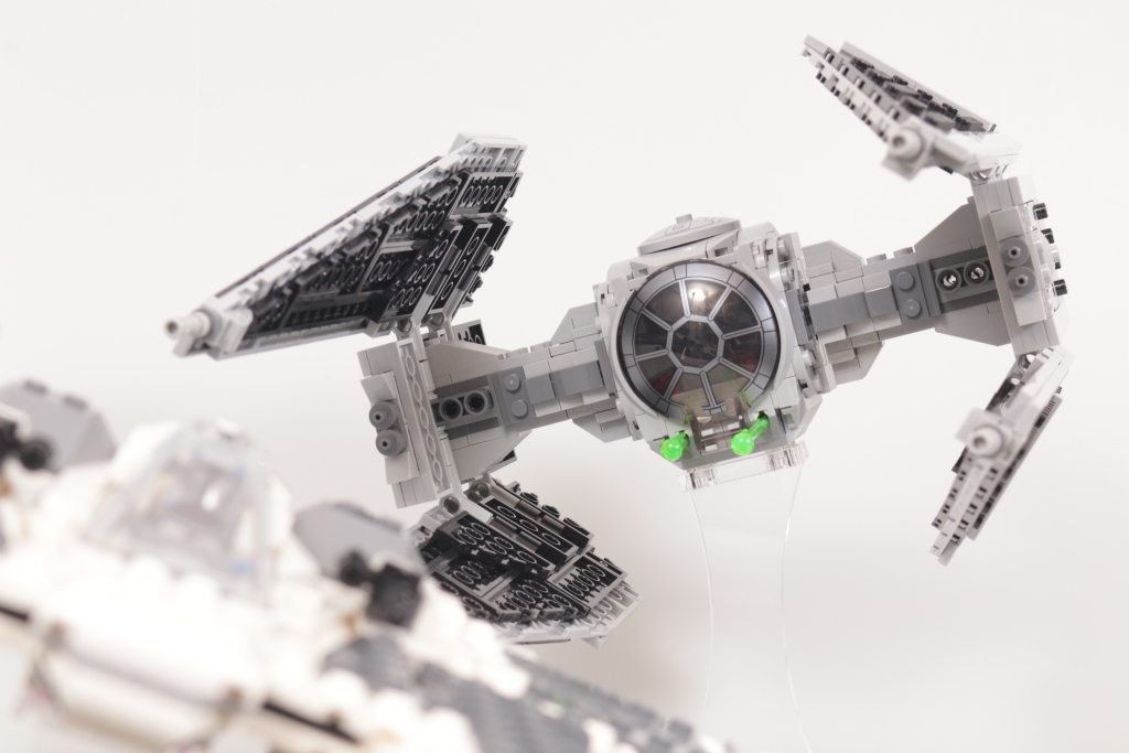 LEGO Star Wars Mandalorian Fang Fighter vs. TIE Interceptor