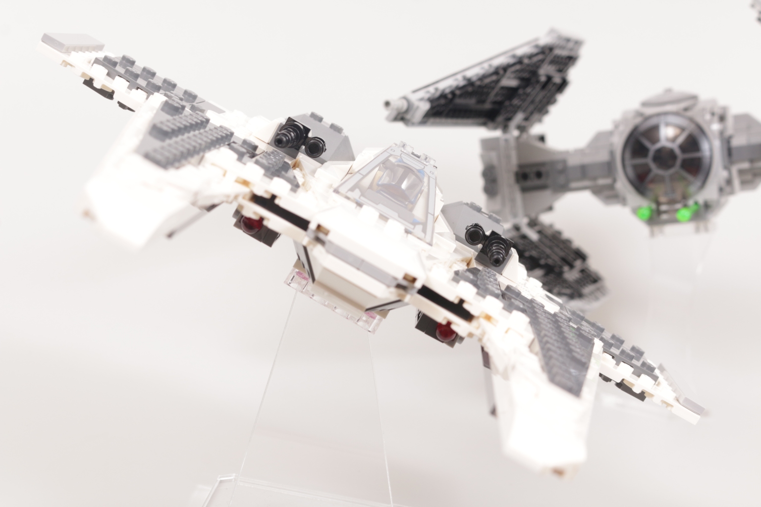 LEGO Star Wars Mandalorian Fang Fighter vs. TIE Interceptor